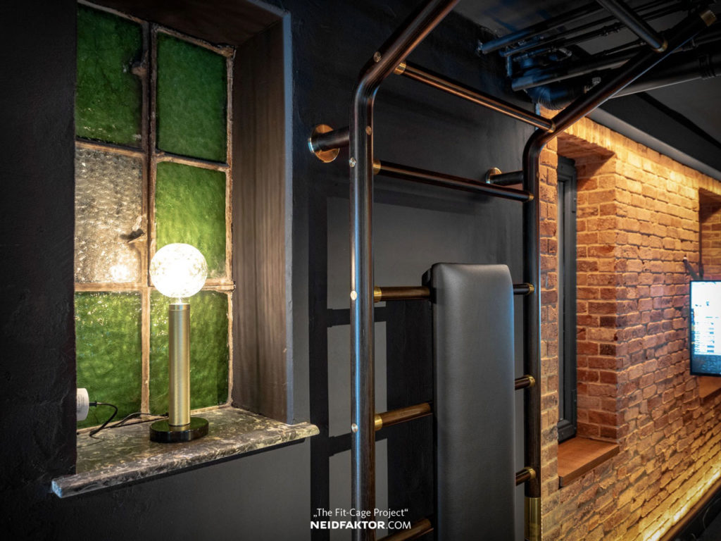 Lookbook of the maxwall wall bar