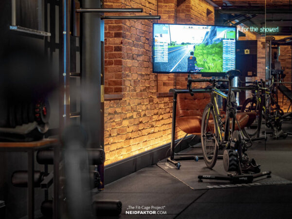 Lookbook of the maxwall wall bar