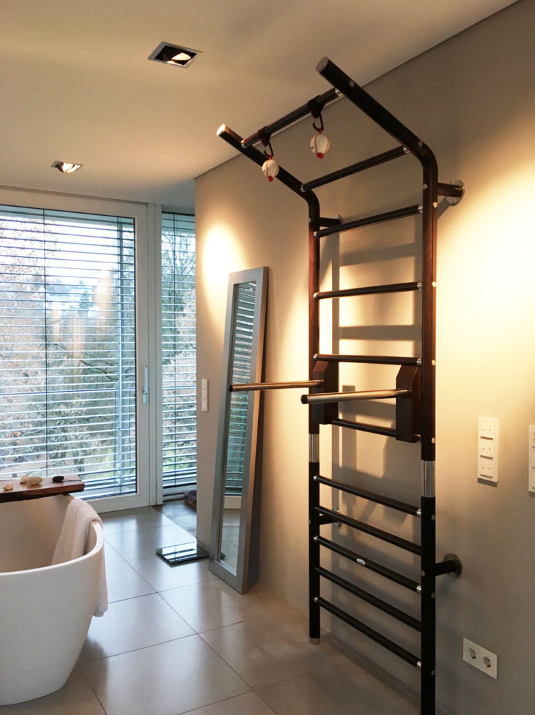 Lookbook of the maxwall wall bar