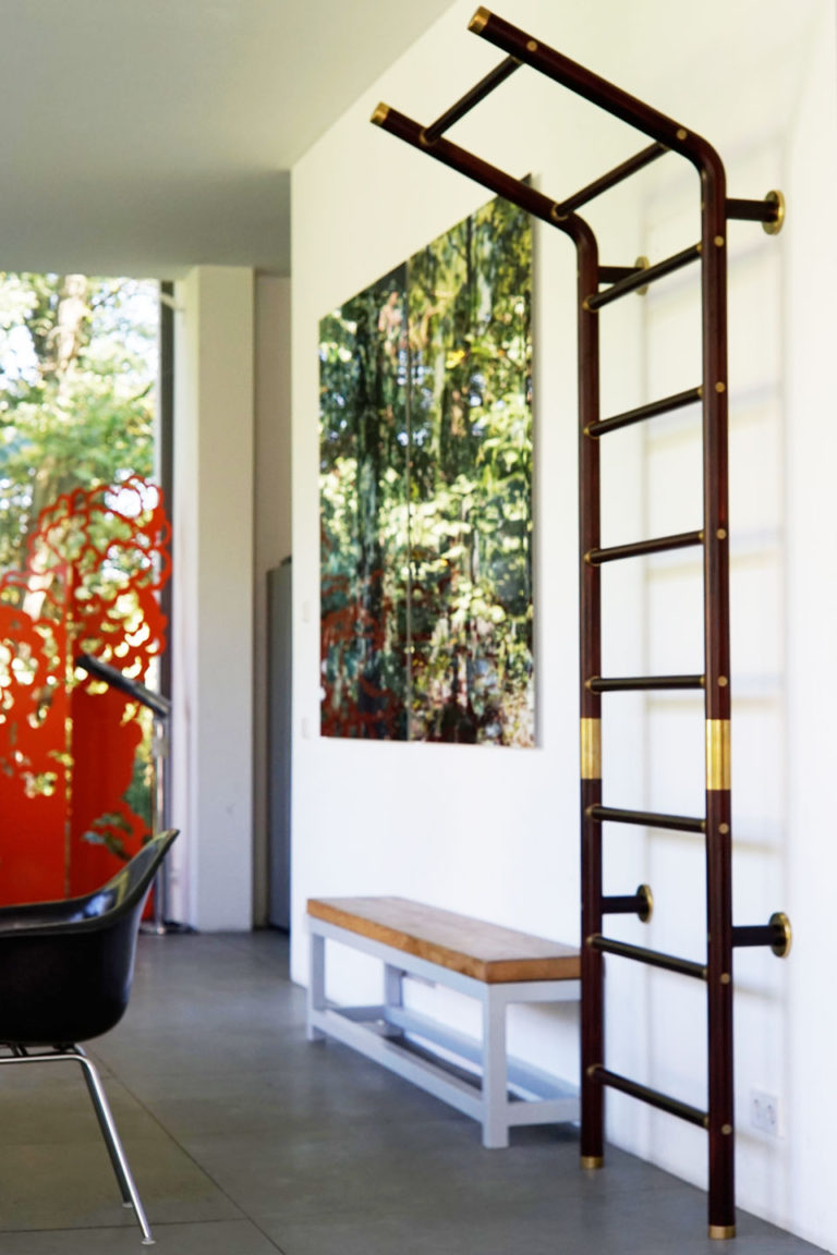 Lookbook of the maxwall wall bar