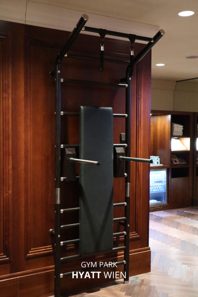 Lookbook of the maxwall wall bar