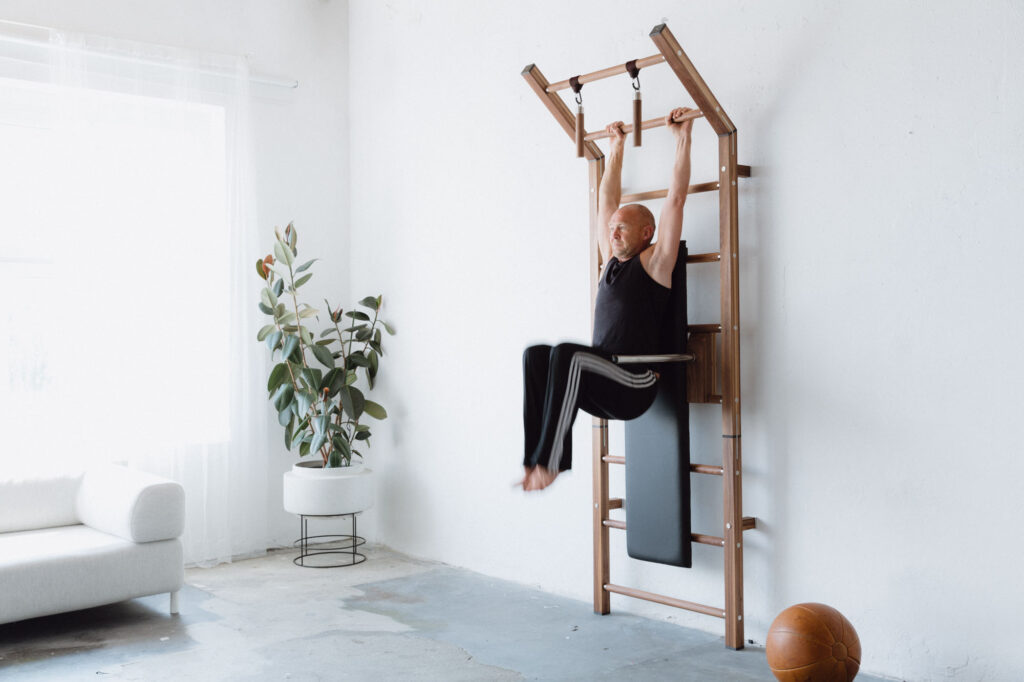 Lookbook of the maxwall wall bar